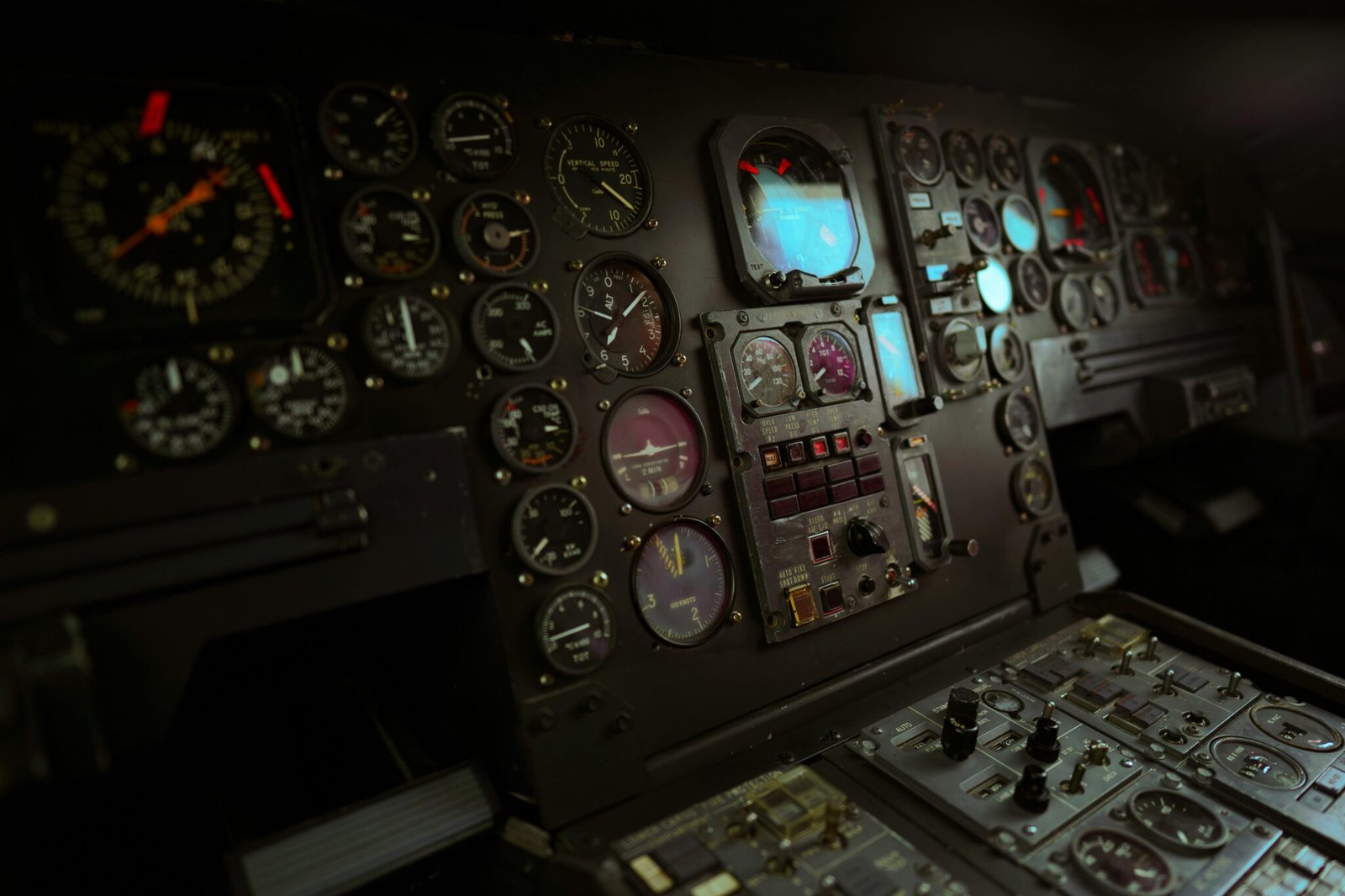 Understanding In-Flight Emergency Equipment - flaremagazine
